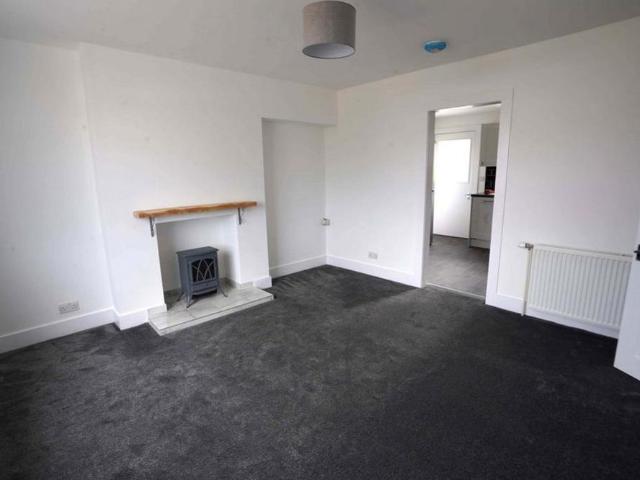 2 bedroom semi detached house to rent