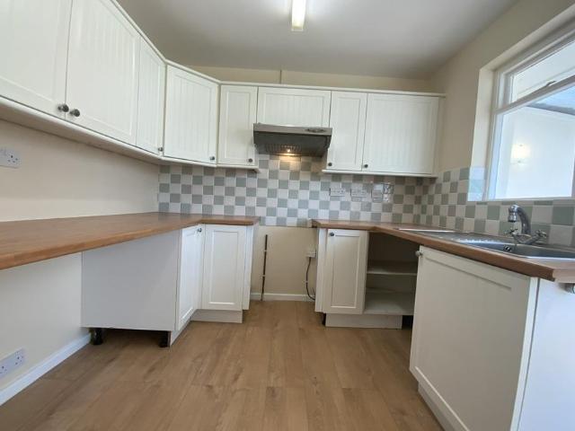 2 bedroom semi detached house to rent