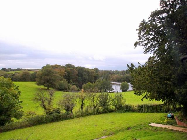 2 bedroom semi detached house to rent