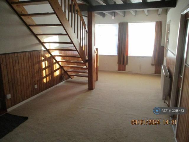 2 bedroom semi detached house to rent