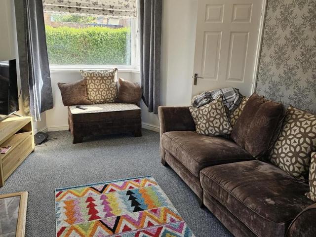 2 bedroom semi detached house to rent