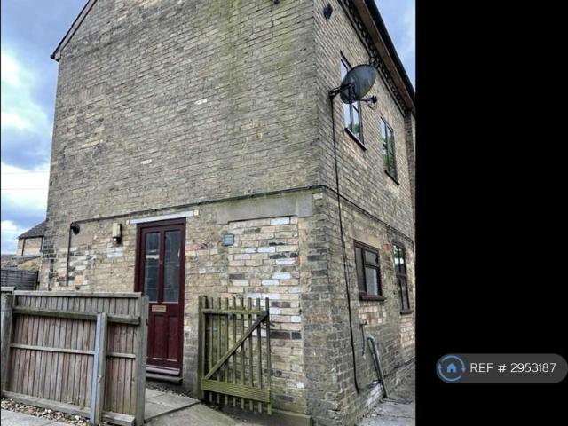 2 bedroom semi detached house to rent