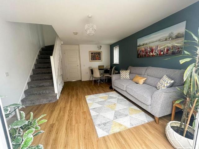 2 bedroom semi detached house to rent