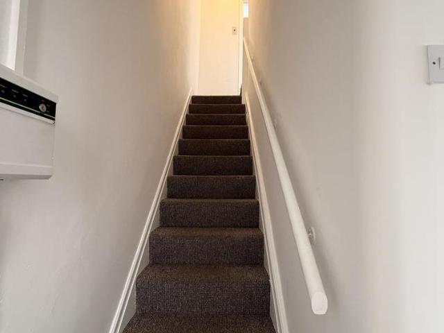 2 bedroom semi detached house to rent