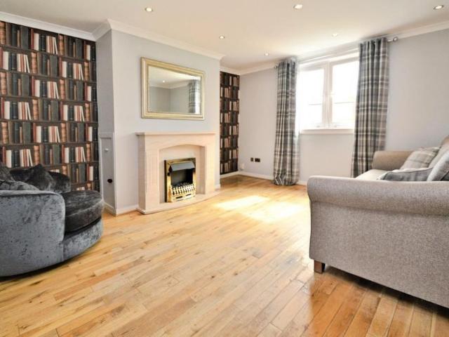 2 bedroom semi detached house to rent