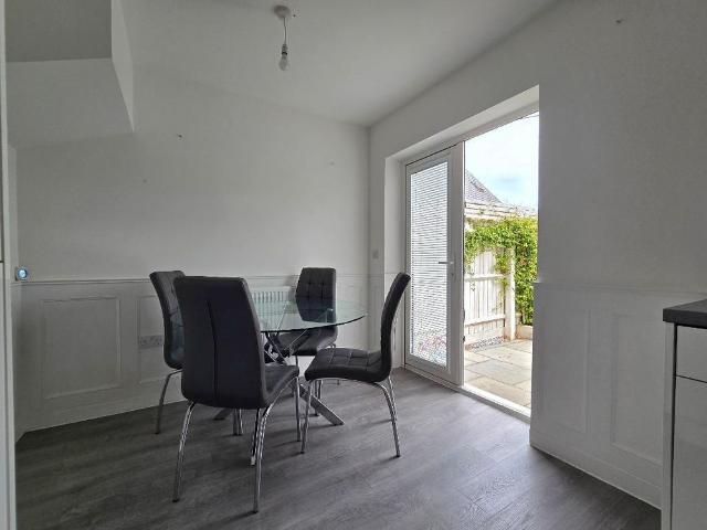 2 bedroom semi detached house to rent