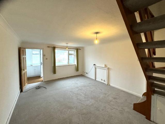 2 bedroom semi detached house to rent