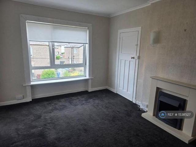 2 bedroom semi detached house to rent