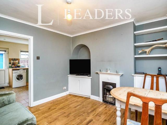 2 bedroom semi detached house to rent