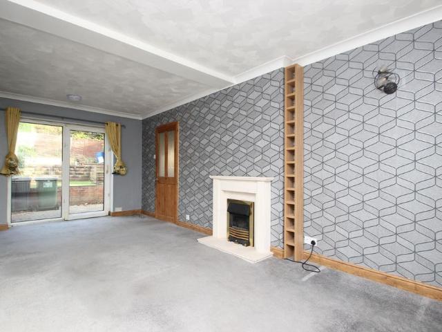 2 bedroom semi detached house to rent