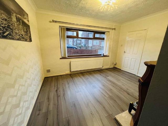 2 bedroom semi detached house to rent