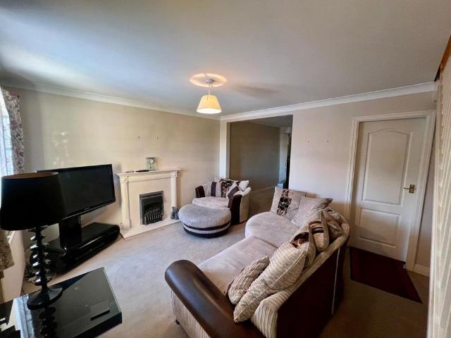 2 bedroom semi detached house to rent