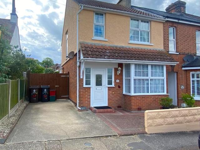 2 bedroom semi detached house to rent