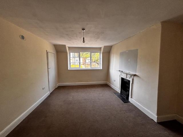 2 bedroom semi detached house to rent
