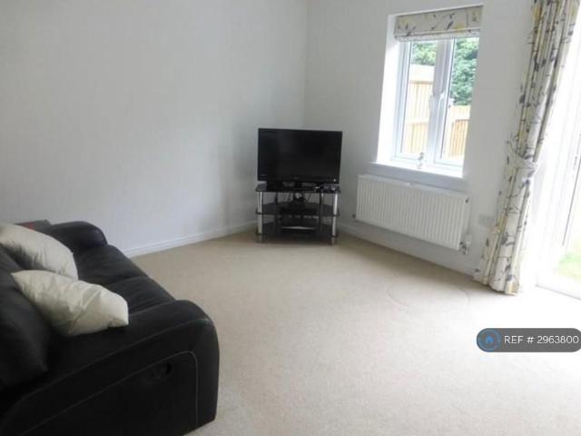 2 bedroom semi detached house to rent