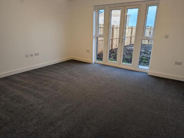 2 bedroom semi detached house to rent