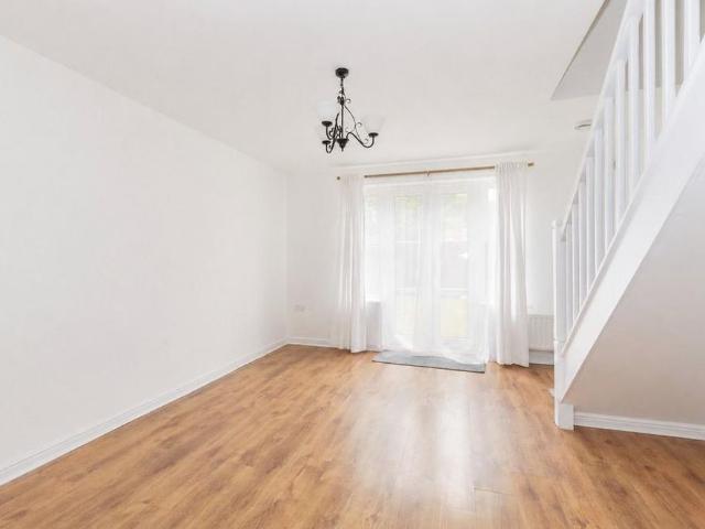 2 bedroom semi detached house to rent