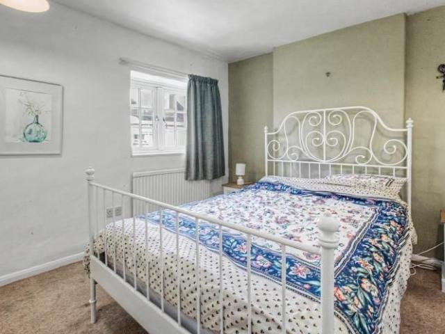 2 bedroom semi detached house to rent