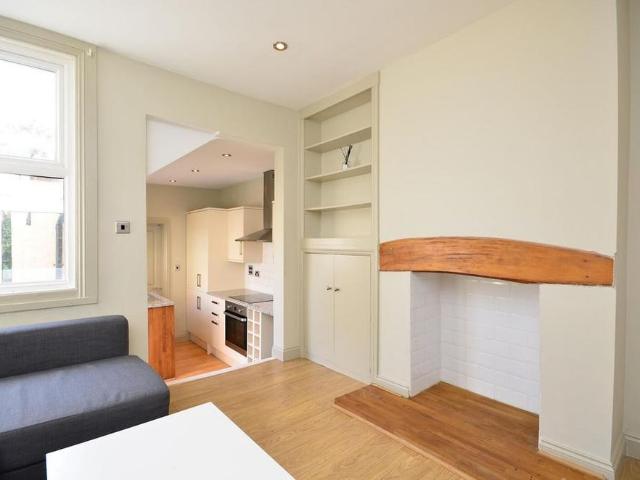 2 bedroom semi detached house to rent