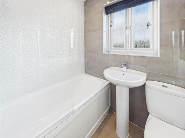 2 bedroom Semi detached house to rent