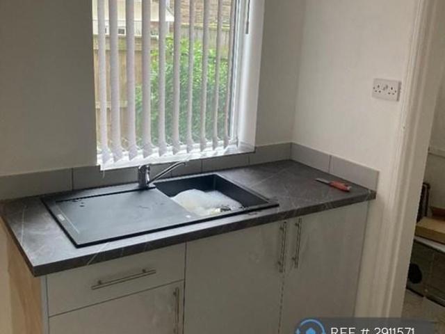2 bedroom semi detached house to rent