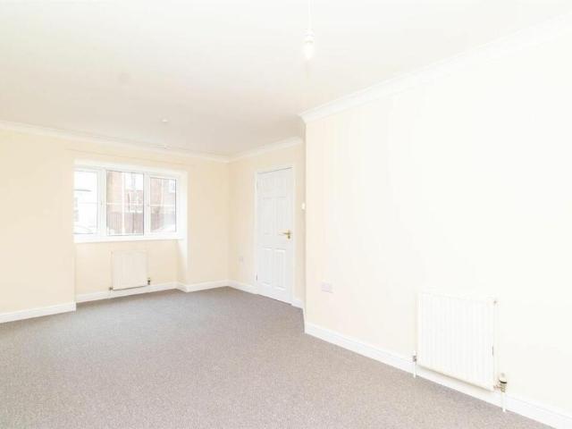 2 bedroom semi detached house to rent