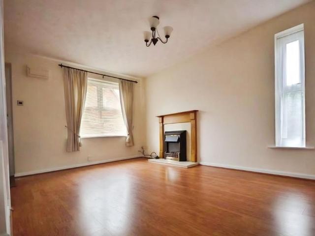 2 bedroom semi detached house to rent