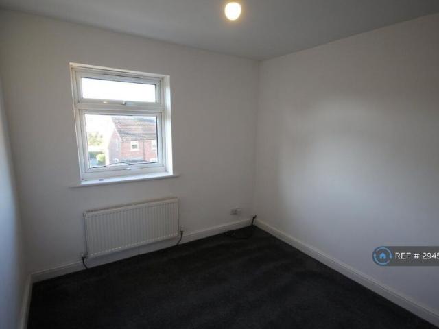 2 bedroom semi detached house to rent