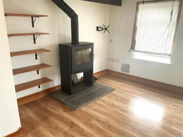 2 bedroom semi detached house to rent