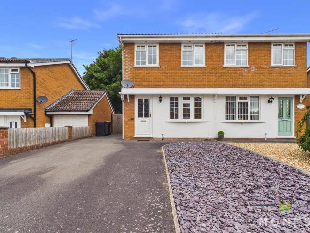 2 bedroom semi detached house to rent