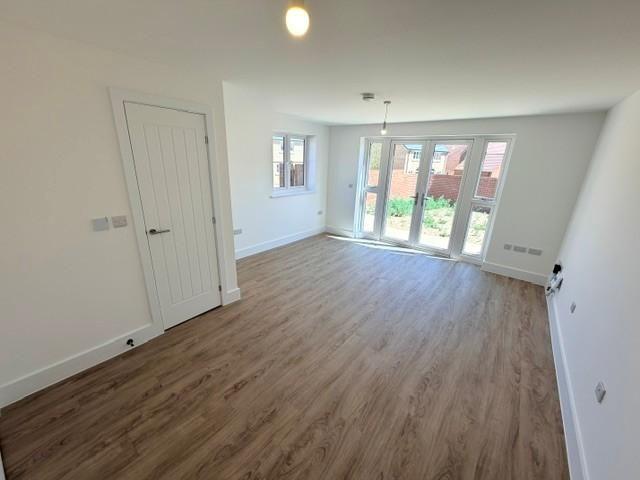 2 bedroom semi detached house to rent