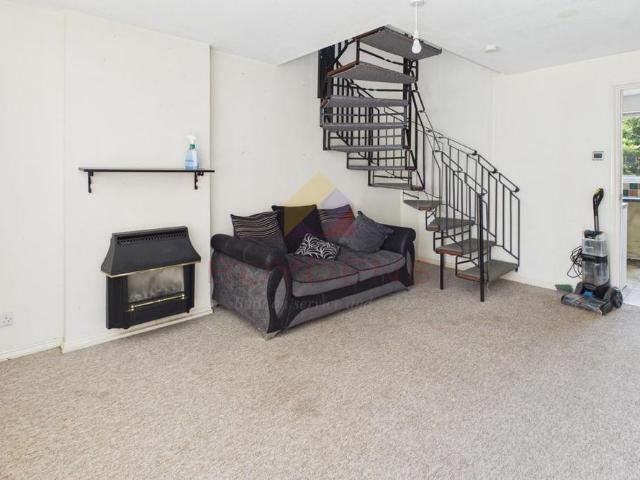 2 bedroom semi detached house to rent