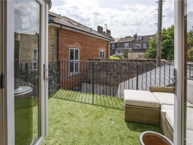 2 bedroom semi detached house to rent