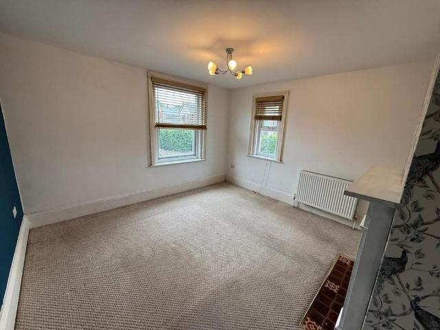 2 bedroom semi detached house to rent