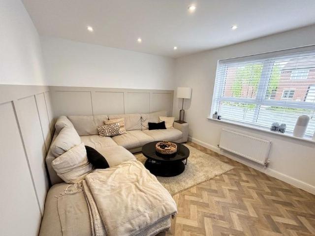 2 bedroom semi detached house to rent
