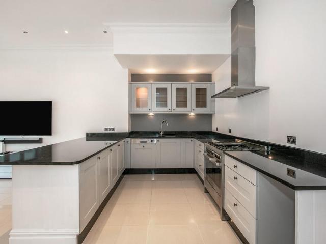 2 bedroom semi detached house to rent