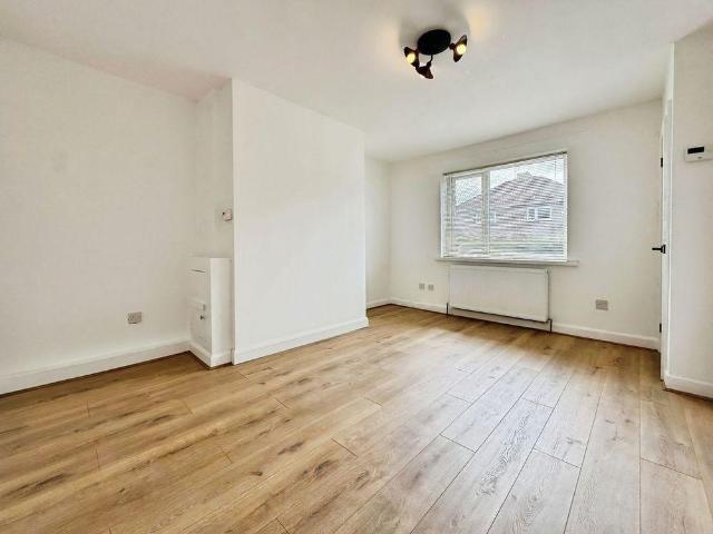 2 bedroom semi detached house to rent