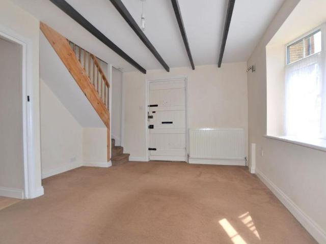 2 bedroom semi detached house to rent