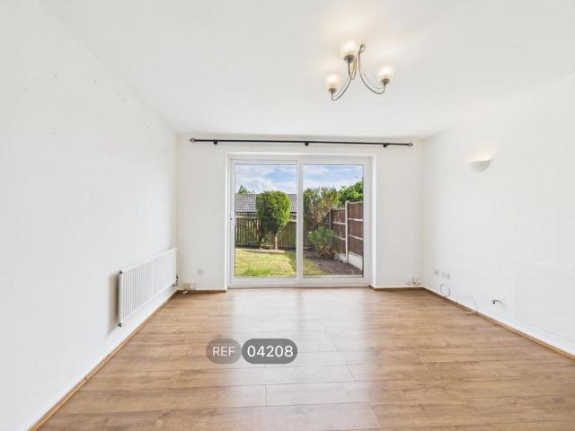 2 bedroom semi detached house to rent