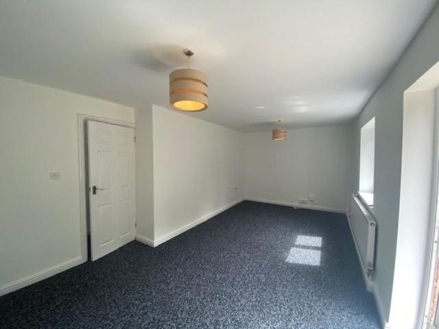 2 bedroom semi detached house to rent