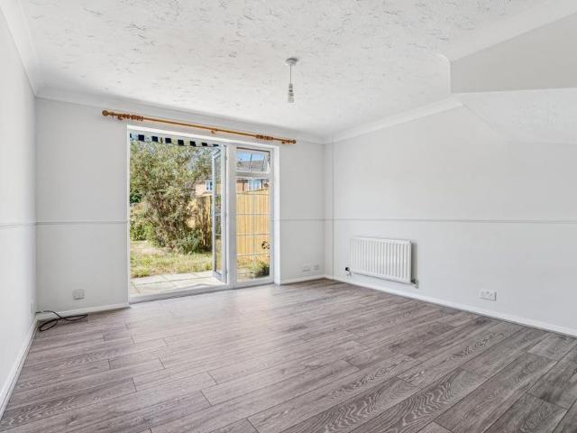 2 bedroom semi detached house to rent