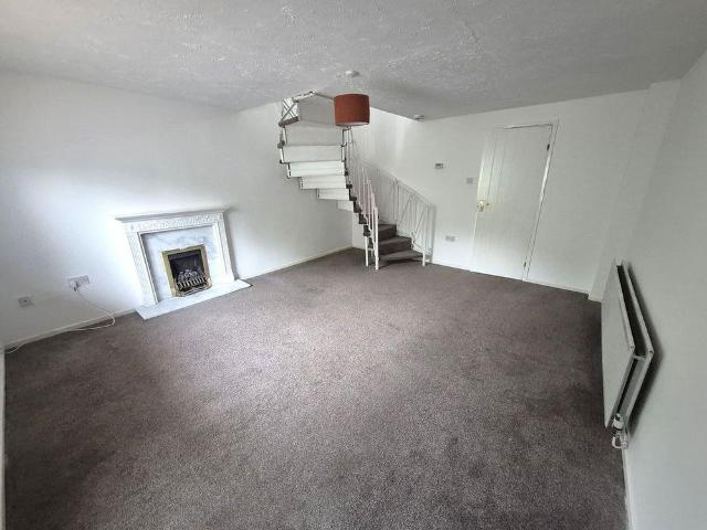 2 bedroom semi detached house to rent