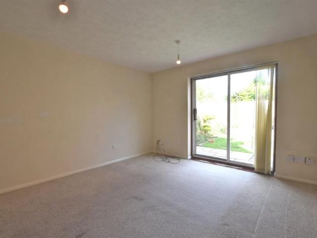2 bedroom semi detached house to rent