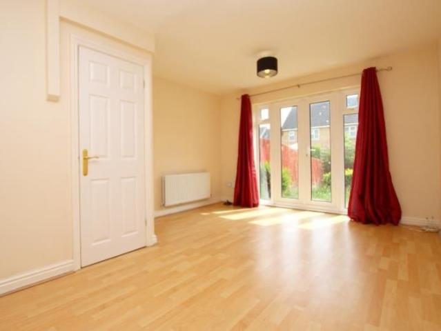 2 bedroom semi detached house to rent
