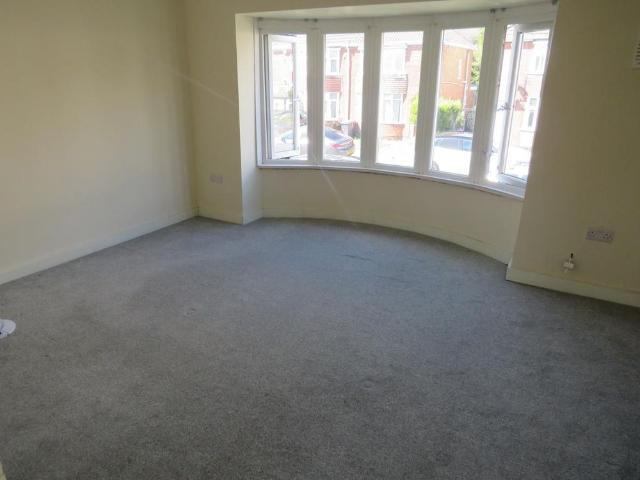 2 bedroom semi detached house to rent