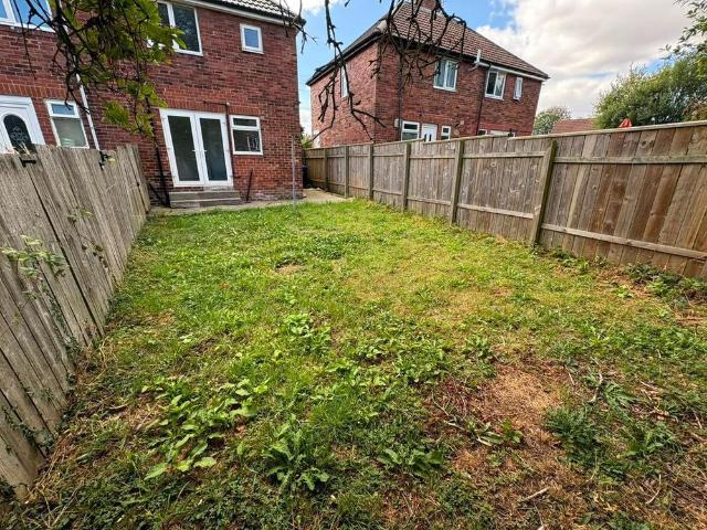 2 bedroom semi detached house to rent