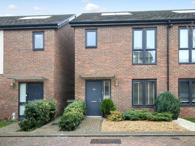 2 bedroom semi detached house to rent