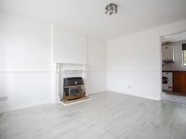 2 bedroom semi detached house to rent