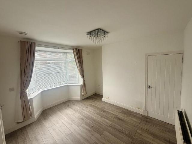 2 bedroom semi detached house to rent