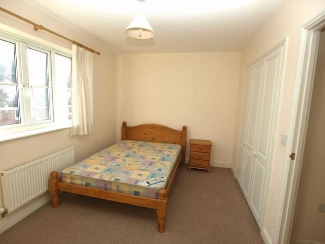 2 bedroom semi detached house to rent